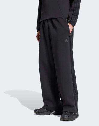 adidas Originals Spacer Teamgeist 26 - Pantalon avec ourlet ouvert - Noir