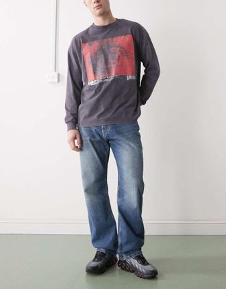 Weekday Space - Relaxed-Fit-Jeans in verwaschenem Mittelblau mit geradem Schnitt