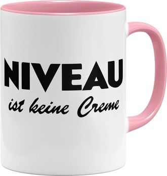 OM3 NIVEAU ist keine Creme Kaffee-Tasse mit lustigem Spruch | Keramik Becher | 11oz 325ml | Fun Parodie Statement Sarkastisch Spruch | Rosa