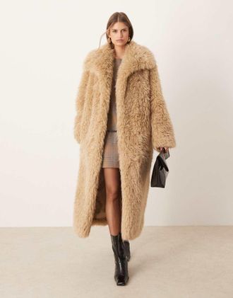 Mango Longline-Mantel aus Kunstpelz in Beige mit auff&auml;lligem Kragen-Neutral
