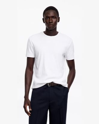 Arket K&ouml;rpernahes Geripptes T-Shirt -Wei&szlig;