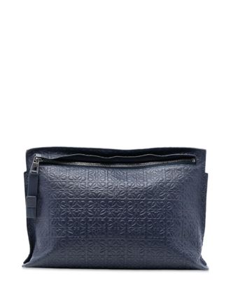 Loewe pochette en cuir emboss&eacute; Anagram Repeat T (2016) - Bleu