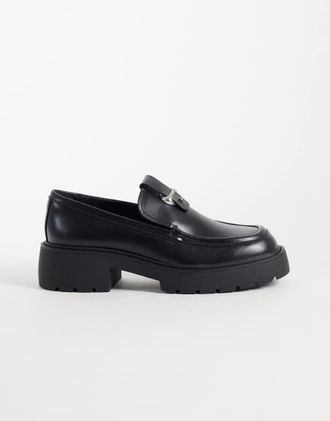 Calvin Klein mocassins chunky en cuir avec d&eacute;tail de bijouterie argent&eacute;e en noir