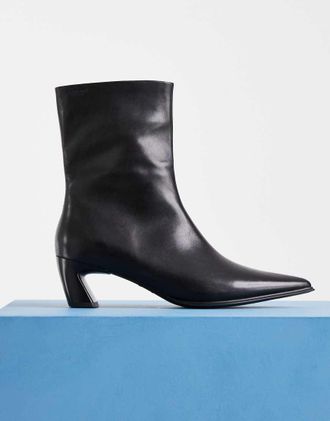 Vagabond Shoemakers Ilona bottines &agrave; bout pointu avec talon courbe en cuir noir