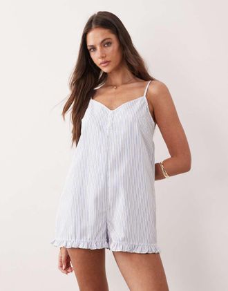 the frolic Exclusivit&eacute; - The Frolic - Combishort boutonn&eacute; en aspect popeline ray&eacute; avec bretelles fines et bords volant&eacute;s - Bleu/blanc