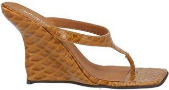 Jeffrey Campbell CHAUSSURES - Tongs sur YOOX.COM