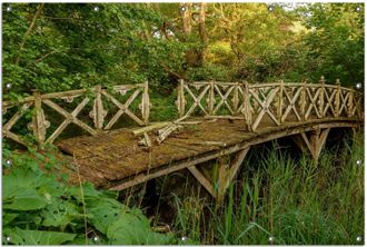 Wallario Outdoor-Poster f&uuml;r Garten oder Balkon Verwunschene Br&uuml;cke, Motivbanner Gr&ouml;&szlig;e: ca. 120 x 180 cm, Outdoor-Bild