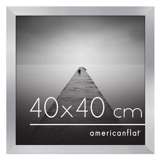 Americanflat 40x40 cm Bilderrahmen aus MDF-Holz mit bruchsicherem Plexi-Scheibe - quadratischer Fotorahmen mit integrierter Aufh&auml;ngung f&uuml;r die Wand - Silber