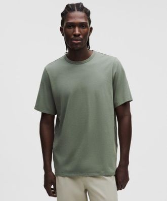 lululemon T-Shirt aus Bio- im Classic Fit f&uuml;r M&auml;nner - Gr&ouml;&szlig;e 2XL in Willow Leaf