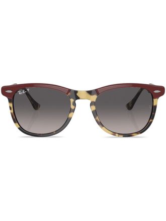 Ray-Ban lunettes de soleil Eagle Eye &agrave; monture ronde - Rouge