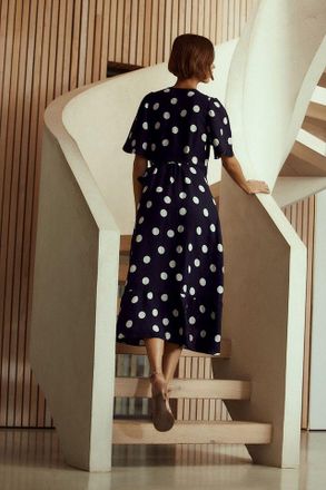 Next Midikleid Midikleid in Wickeloptik aus 100 % Leinen (1-tlg)