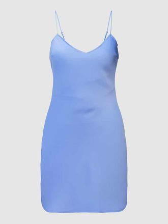 Review Minikleid mit Herz-Ausschnitt