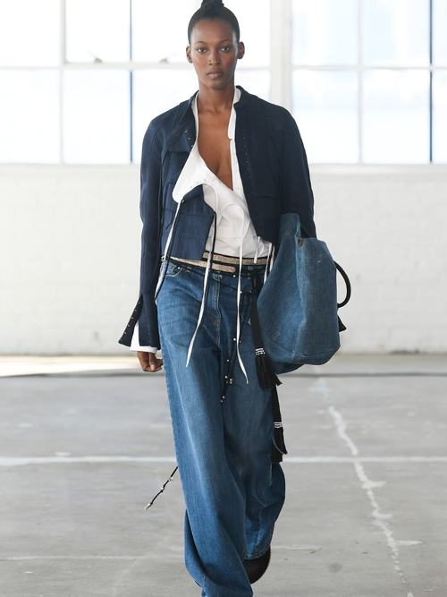 Runway Look von der Altuzzara Spring Summer Kollektion 2023.