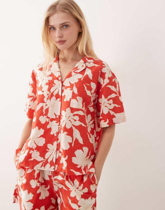 GANT Chemise coupe carr&eacute;e en lin m&eacute;lang&eacute; &agrave; imprim&eacute; fleurs - Rouge