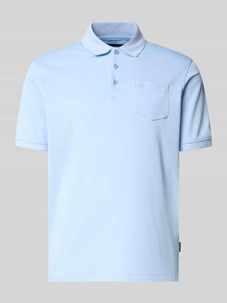 Bugatti Regular Fit Poloshirt mit Brusttasche und Label-Stitching