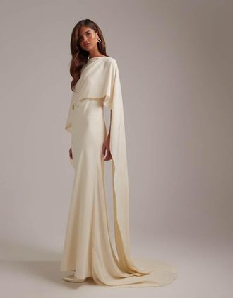 Asos Robe de mari&eacute;e longue &agrave; dos &eacute;chancr&eacute; et cape superpos&eacute;e - Ivoire-Blanc