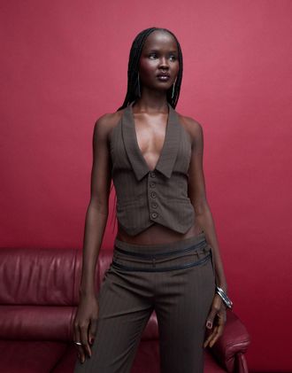 Tiger Mist Fedra - Gilet de tailleur densemble ajust&eacute; &agrave; dos nu avec liens derri&egrave;re la nuque - Chocolat-Brown
