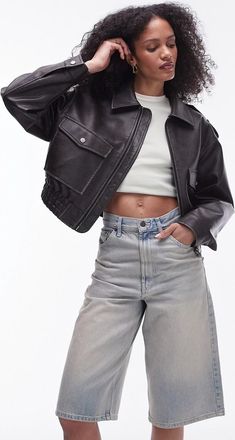 Topshop Kurze Bomberjacke aus Kunstleder in Schwarz