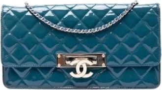 Chanel Pre-owned Sac bandouli&egrave;re en cuir verni matelass&eacute; - Femme - Pre-owned - Bleu - Taille: ONE Size