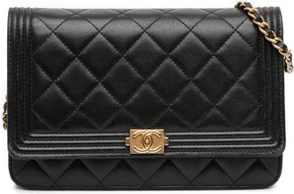 Chanel portefeuille Boy en peau dagneau matelassée à bride en chaîne (2015-2016) - Noir