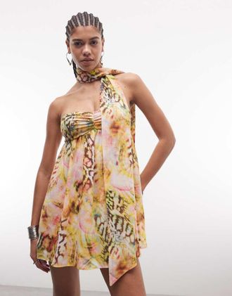 AFRM Whyte - Robe bandeau courte &agrave; imprim&eacute; avec foulard amovible - Rose multicolore