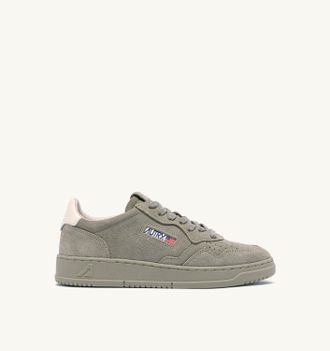 Autry SNEAKERS MEDALIST LOW AUS WILDLEDER SILVER SAGE UND IVORY