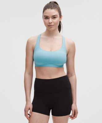 lululemon FlexyFlex Yoga-BH mit &uuml;berkreuzten Tr&auml;gern Leichter Halt f&uuml;r D-DD-Cups f&uuml;r Frauen - Gr&ouml;&szlig;e XXS/XS in Washed Blue