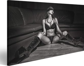 Islandburner Bild auf Leinwand Lustvolle Sexy Domina Frau Mit Peitsche Mit Spitzenaugenbinde Bilder Wandbilder Poster