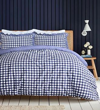 Sleepdown Gingham-Karo, Blaue einfarbige Rückseite, weich, pflegeleicht, Bettbezug mit Rüschenrand-Kissenbezügen, Super-Kingsize-Größe (260 x 220 cm)