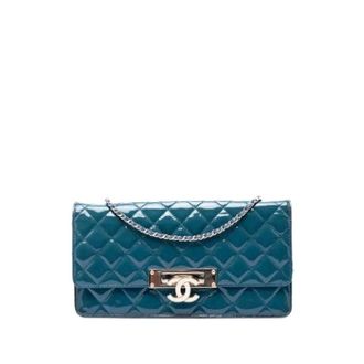 Chanel Sac bandouli&egrave;re matelass&eacute; en cuir verni Pre-owned - Femme - Pre-owned - Bleu - Taille: ONE Size