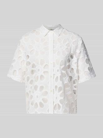 0039 Italy Regular Fit Bluse mit Lochstickerei Modell BEA