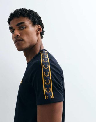 Fred Perry t-shirt ringer &agrave; bandes contrastantes bleu marine