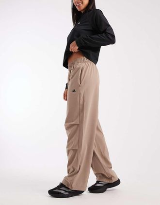 adidas Workout Essentials - Pantalon de sport tiss&eacute; - Marron poudr&eacute;-Brown