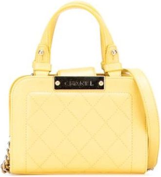 Chanel Sac bandouli&egrave;re matelass&eacute; en cuir de veau doccasion - Femme - Pre-owned - Jaune - Taille: ONE Size