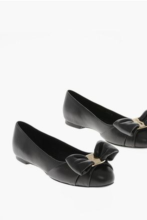 Ferragamo Ballerinas VARINA aus Leder mit vorderer Schleife Gr&ouml;&szlig;e 35