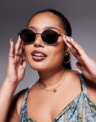 Quay Quay - Anyways - Runde, schmale Sonnenbrille aus goldfarbenem Metall mit schwarzen Gl&auml;sern