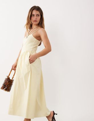 Nobody's Child Madelyn - Camisole-Midikleid in Gelb mit geripptem Oberteil und gerafftem Rock