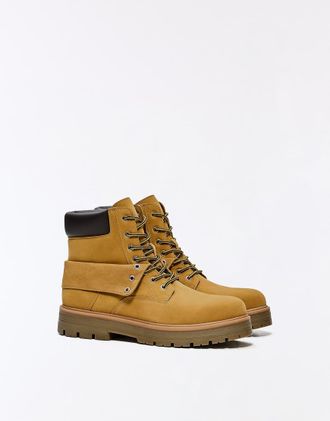 Bershka bottines de travail &agrave; lacets couleur tan-Marron