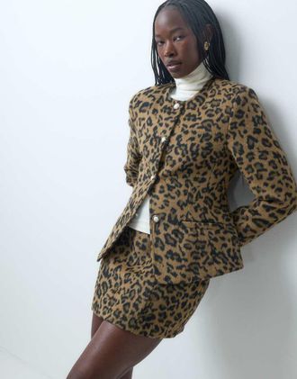 Asos blazer ajust&eacute; &agrave; boutons d&eacute;coratifs en l&eacute;opard textur&eacute;-Marron