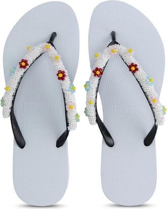 UZURII Slipper & Pantoletten - Zehentrenner Flowery White Aby - Gr. 37_38 - in Wei&szlig; - f&uuml;r Damen
