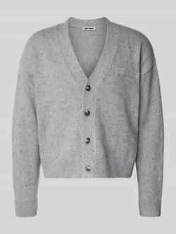 Review Strickjacke mit V-Ausschnitt und Label-Stitching
