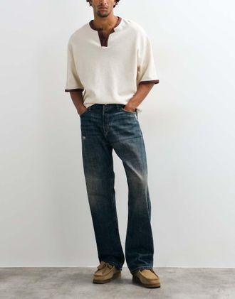Weekday Space Jeans mit geradem Schnitt und lockerer Passform in Dunkelblau