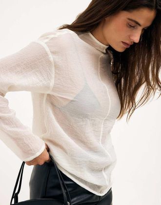NA-KD top froiss&eacute; &agrave; col montant avec d&eacute;tail de coutures, cr&egrave;me-Blanc