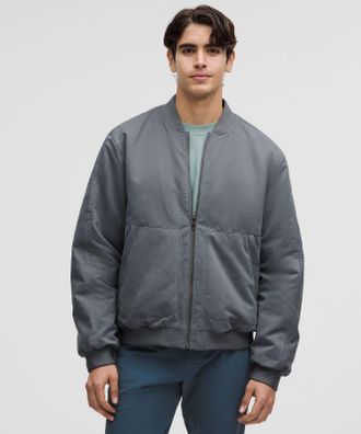 lululemon Wendbare, isolierte Bomberjacke f&uuml;r M&auml;nner - Gr&ouml;&szlig;e 2XL in Solar Grey