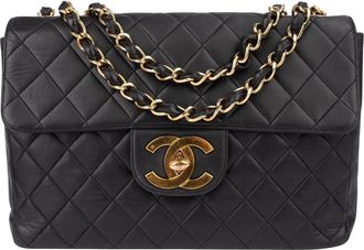 Chanel Crossbody Bags - Chanel Quilted Lambskin 24K Gold Jumbo Single Flap - Gr. unisize - in Schwarz - f&uuml;r Damen