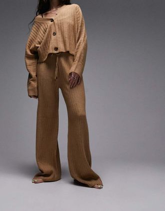 Topshop Loungewear-Set aus Strick in Camel, mit Strickjacke und Hose mit weitem Bein-Braun