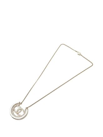Chanel collier en plaqu&eacute; or &agrave; pendentif &agrave; strass CC (2021)
