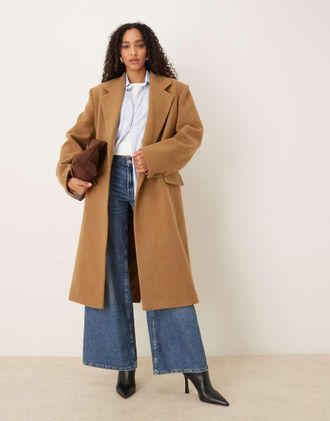 Mango Capsule - Manteau ajust&eacute; mi-long en laine m&eacute;lang&eacute;e &agrave; &eacute;paules marqu&eacute;es - Fauve-Brown