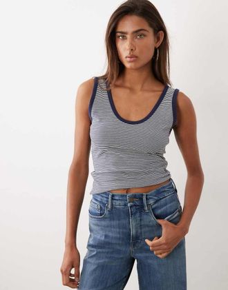 Good American D&eacute;bardeur en coton ultra stretch &agrave; rayures avec encolure d&eacute;gag&eacute;e et bordures contrastantes - Bleu marine
