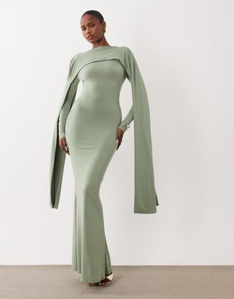 Asos Lang&auml;rmliges anschmiegsames Maxikleid in Salbeigr&uuml;n mit auff&auml;lligem Cape-Detail an der Schulter